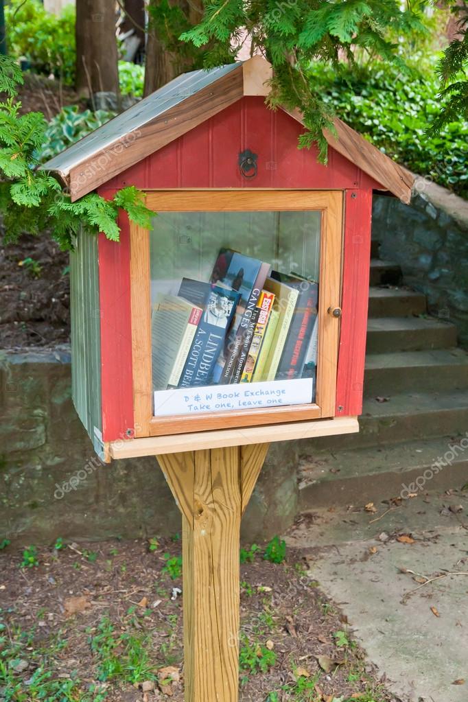 Book exchange — Stock Editorial Photo © volgariver #36895953