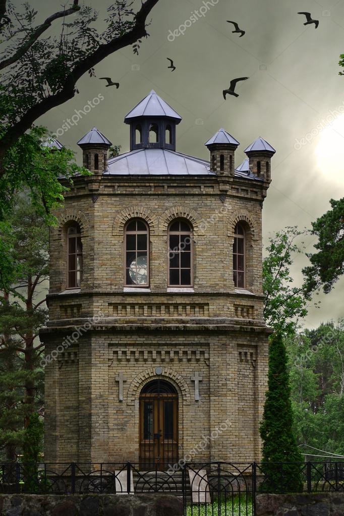 Gothic chapel — Stock Photo © Ruletkka #27453607