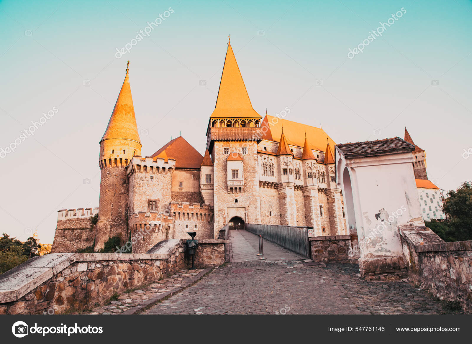 Hunedoara Castle Also Known Corvin Castle Hunyadi Castle Gothic ...
