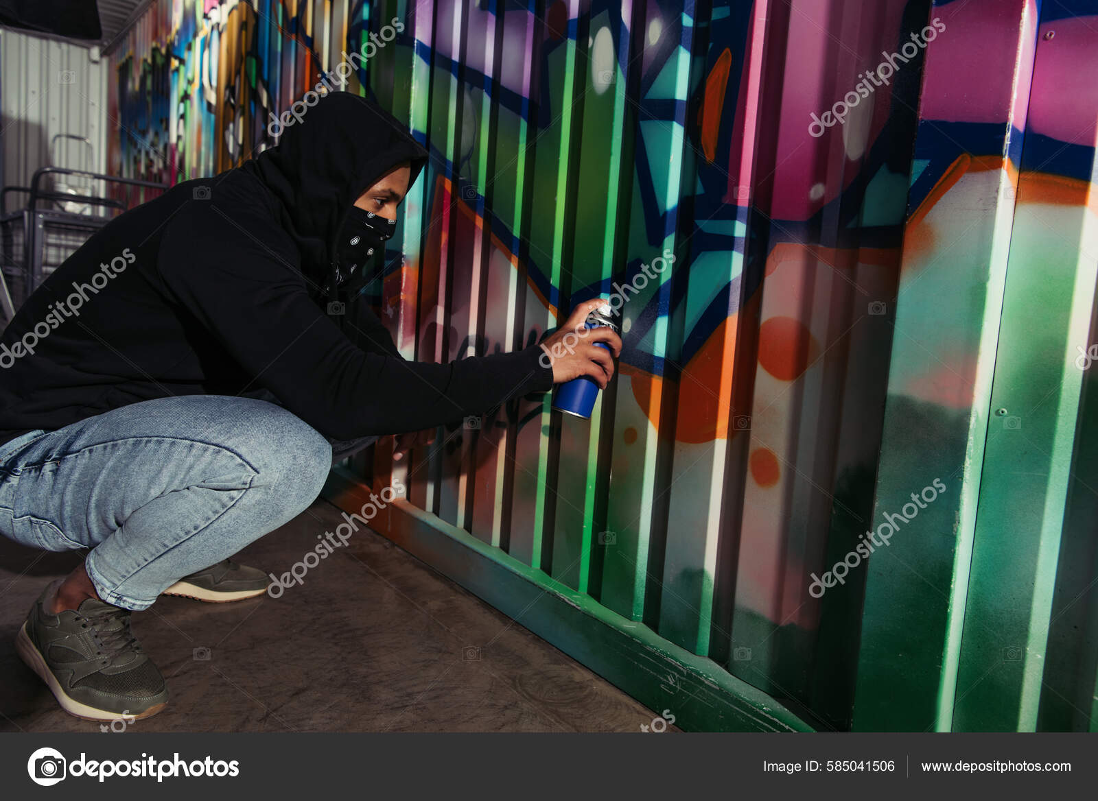 Side View African American Vandal Hood Drawing Graffiti Wall — Stock ...