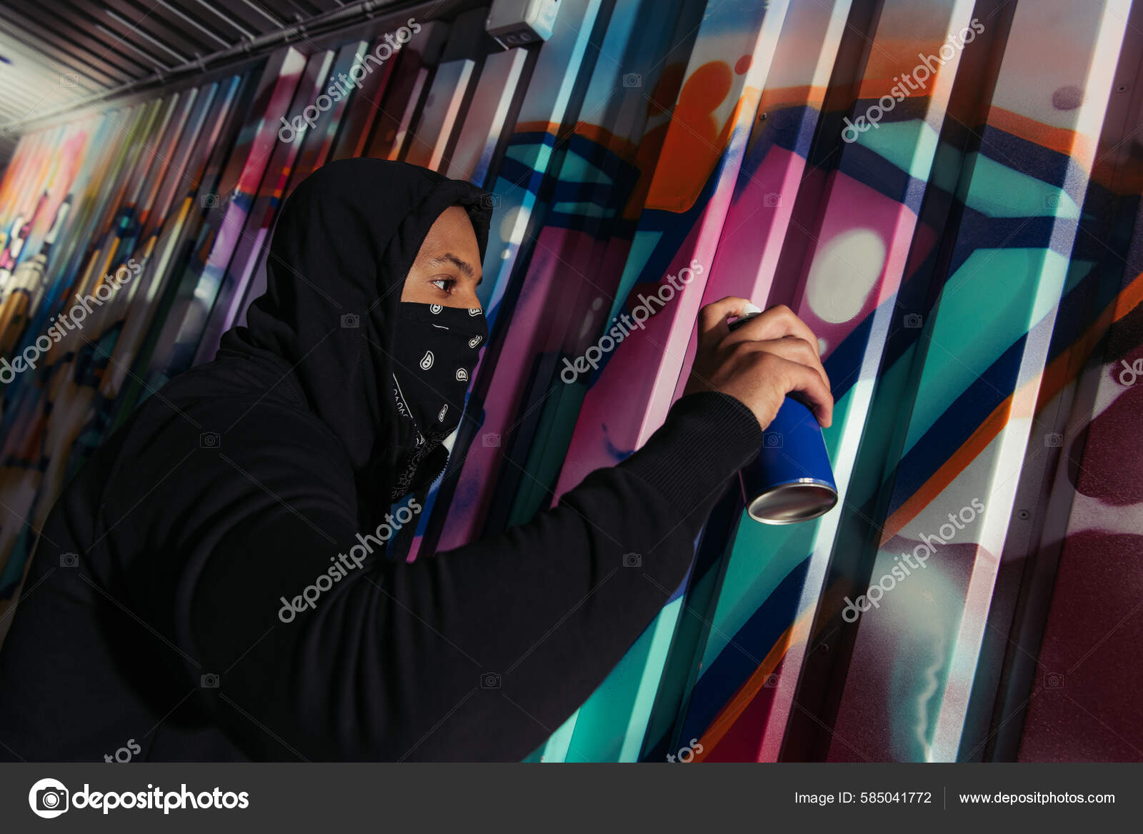 Side View African American Vandal Drawing Graffiti Wall — Stock Photo ...