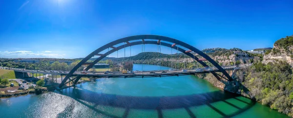 Pennybacker Bridge, Austin, Texas Panorama de un puente sobre el río ...