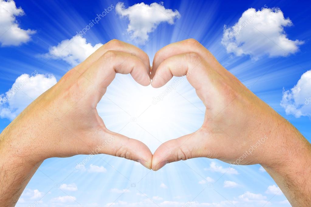 mains en forme de coeur — Photographie vencav © #42476867