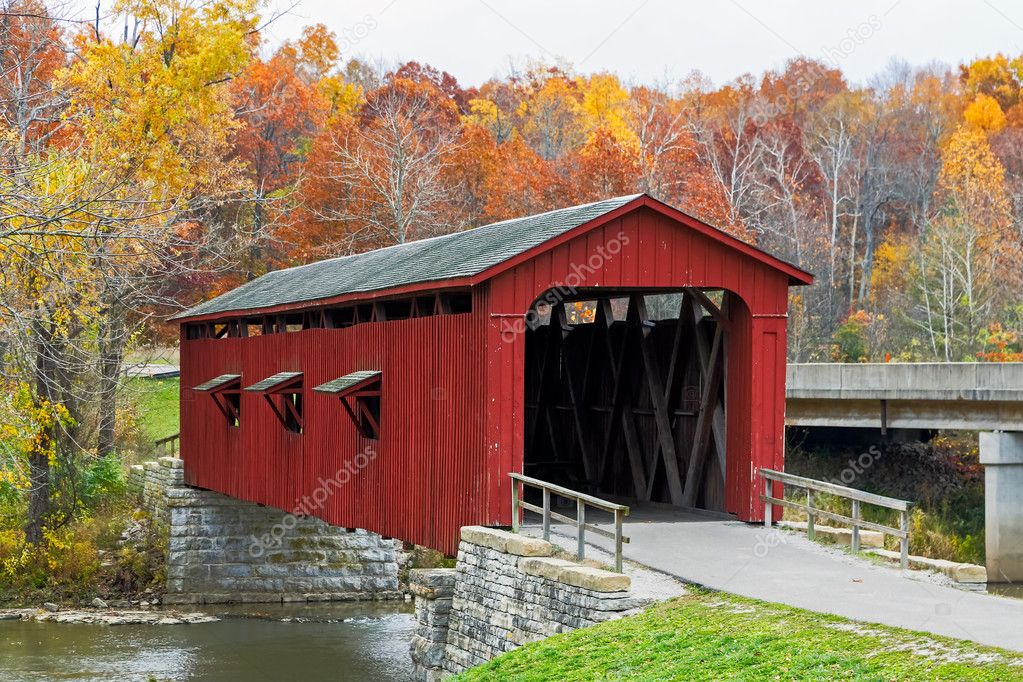 Cataract Covered Bridge and Fall Foliage — Stock Photo © KennethKeifer ...