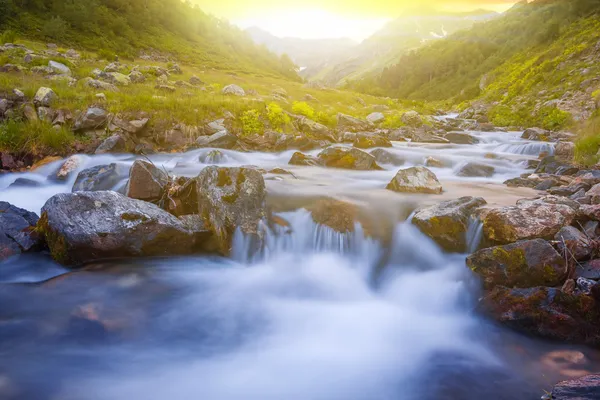 Rushing River Hd Wallpaper