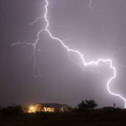 Lightning house Stock Photos, Royalty Free Lightning house Images ...