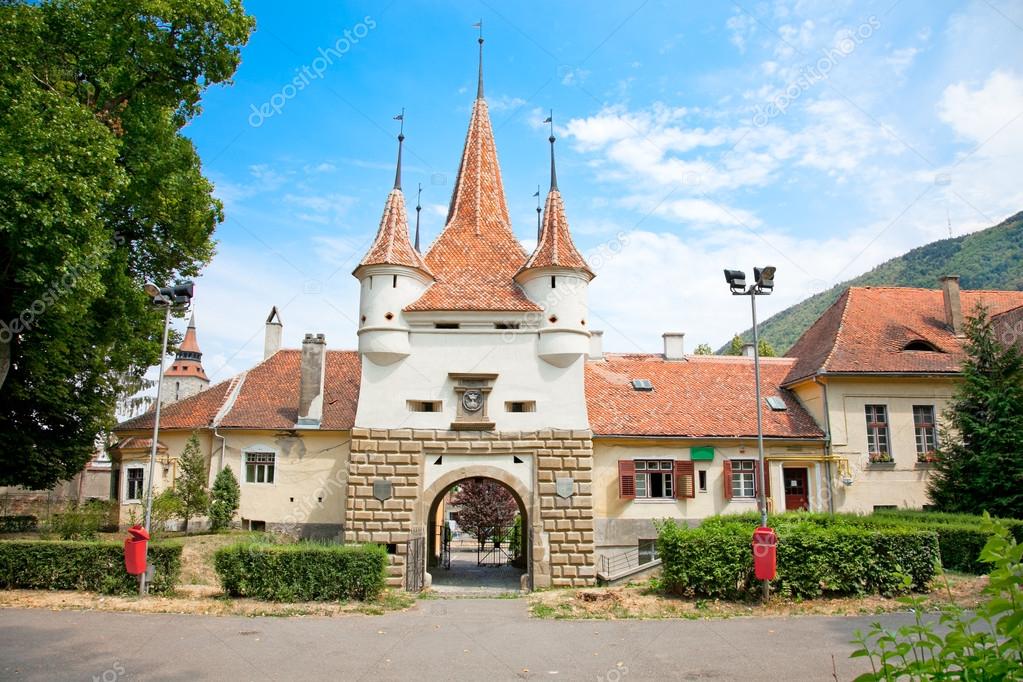 The Catherine's gate in old city Brasov, Romania — Stock Photo ...