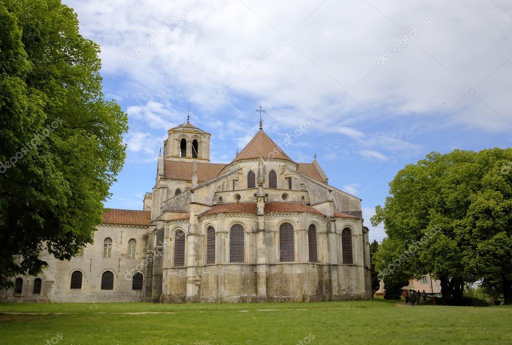 Basilique de st. mary magdalene dans l'abbaye de Vézelay. Bourgogne ...