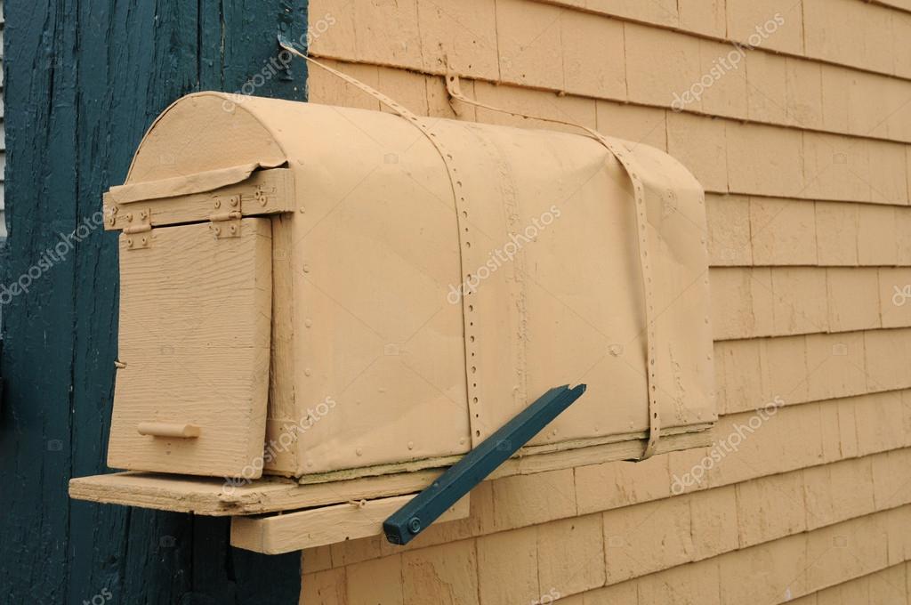Quebec, mail box on an old house — Stock Photo © packshot #15842657