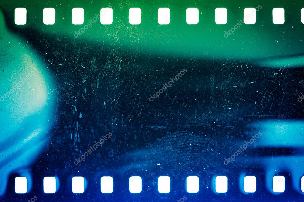 Polvoriento y grueso 35mm textura de la película o superficie. Película perforada de cámara ...