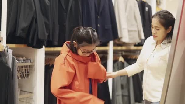 6,958 vídeos de Niña poca ropa, metraje de Niña poca ropa sin royalties ...