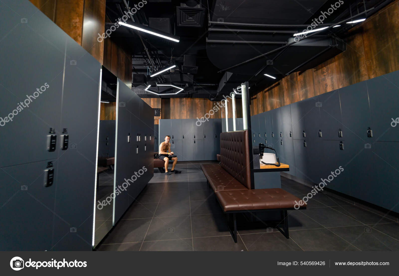 Luxury Locker Room Gym Floor Lockers & Cubicle Fit And Art