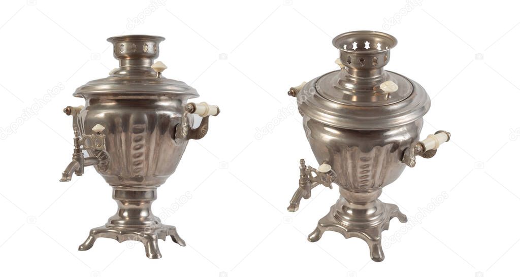 Samovar aislado sobre fondo blanco. Uno de los símbolos tradicionales ...