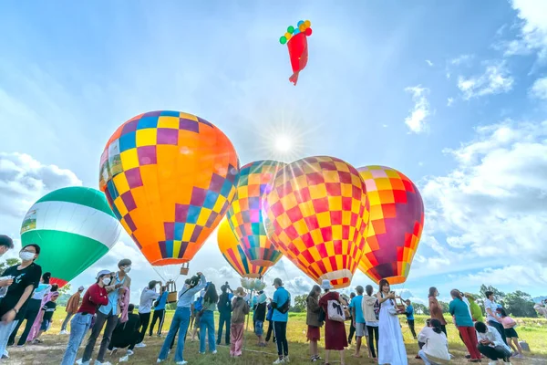 Balloon camp kids Stock Photos, Royalty Free Balloon camp kids Images ...