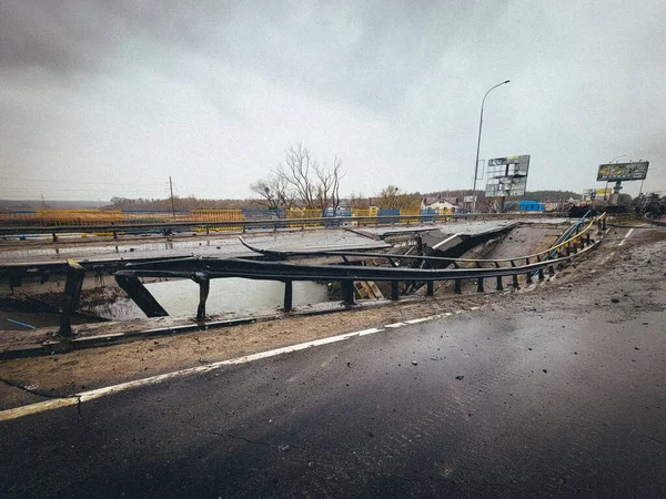 Ponte explodida Stock Photos, Royalty Free Ponte explodida Images ...