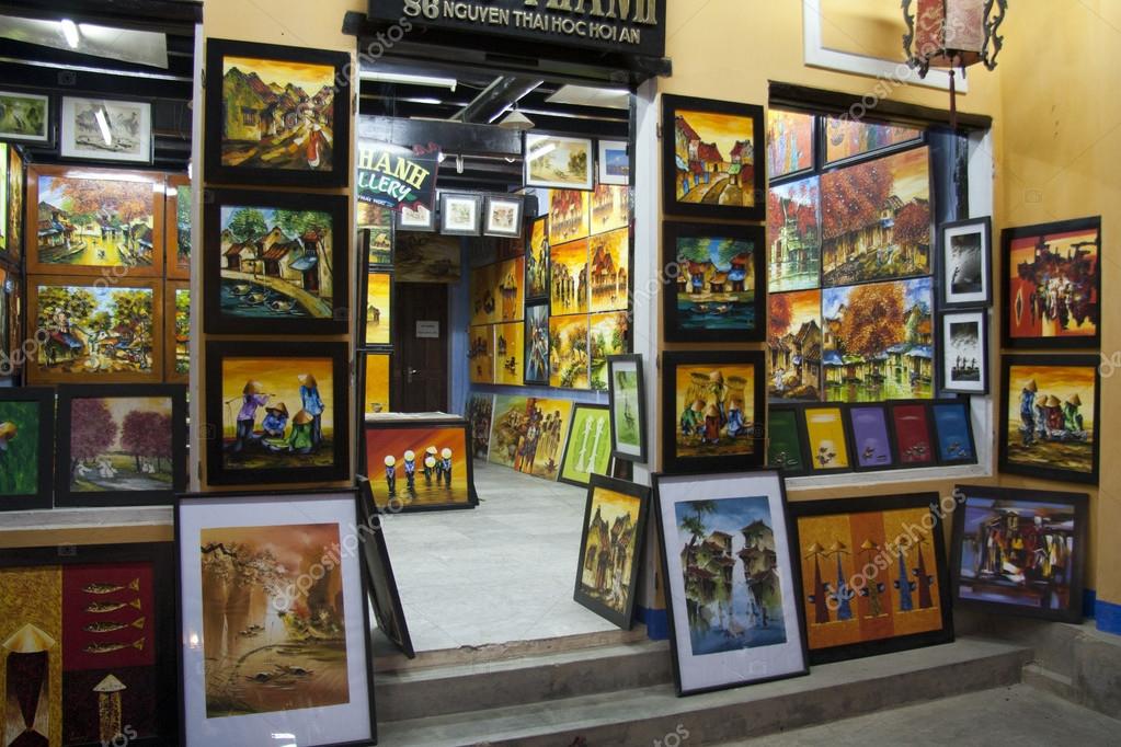 Bicycle under window, Hoi An, Vietnam — Stock Editorial Photo © khellon ...