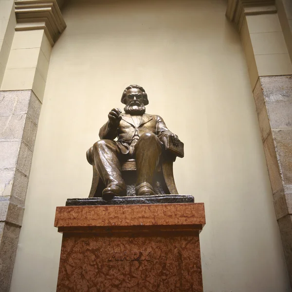 3,823,946 imagens de Aspectos mas importantes de karl marx sem ...