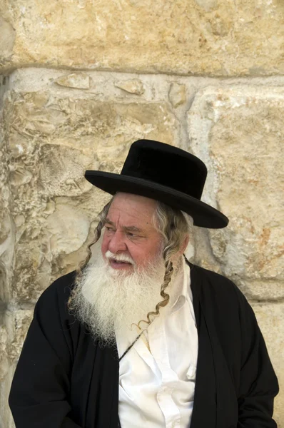 Old jew man in Jerusalem – Stock Editorial Photo © CAHKT #37966411