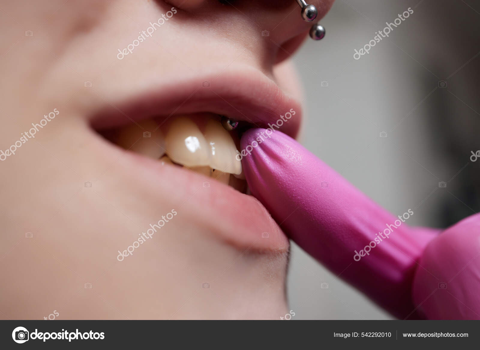 Frenulum Lip Piercing