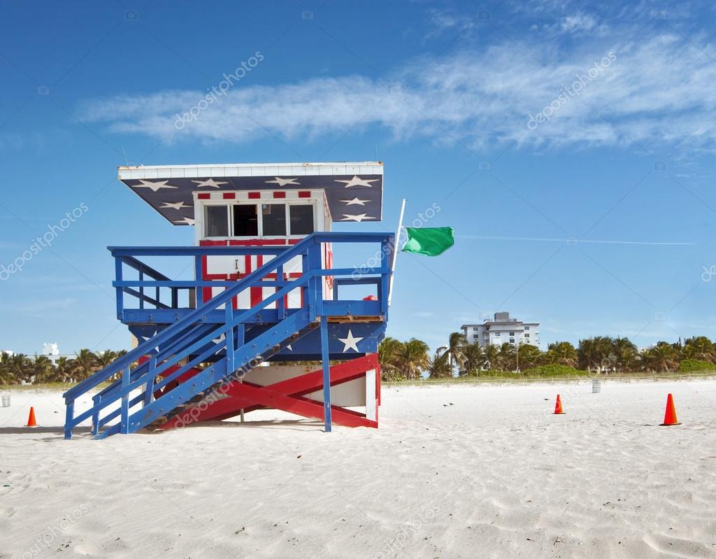 Miami Beach Florida, lifeguard house — Stock Photo © fotoZapad #18403889