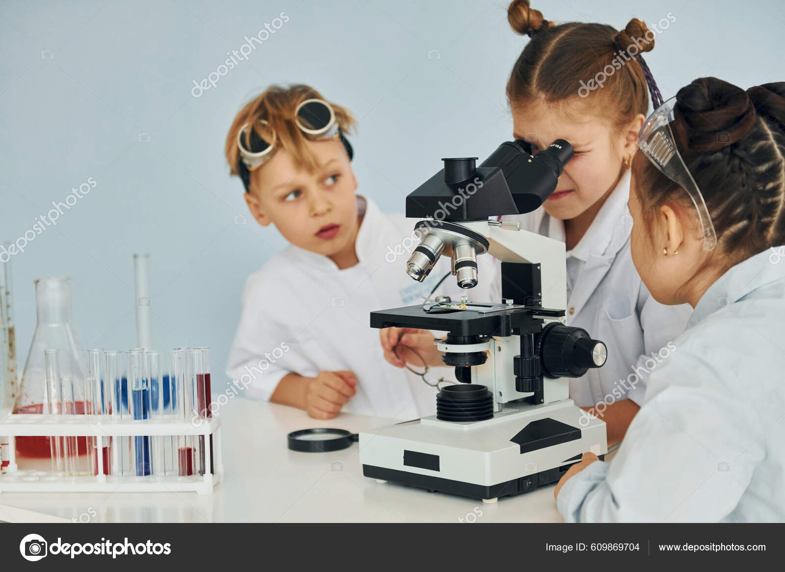 Using Microscope Children White Coats Plays Scientists Lab Using ... Using Microscope Children White Coats Plays Scientists Lab Using ...