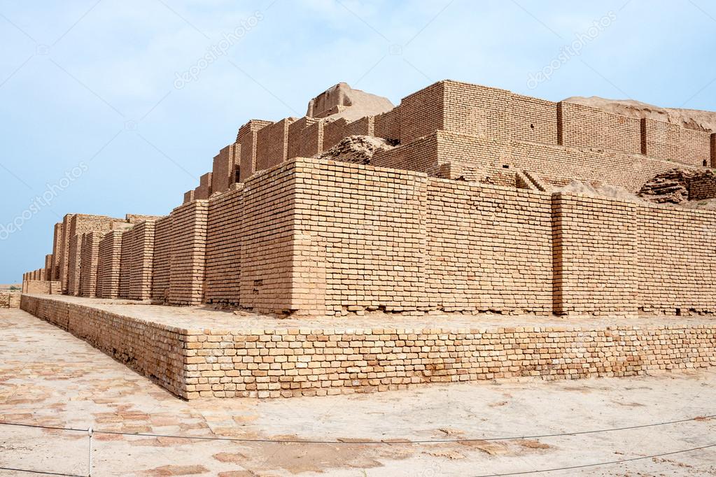 Zikkurat Choqa Zanbil — Stock Photo © mathes #44232465