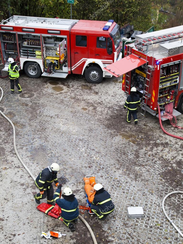 Rescue Team Providing First Aid — Stock Photo © fineart #35183087