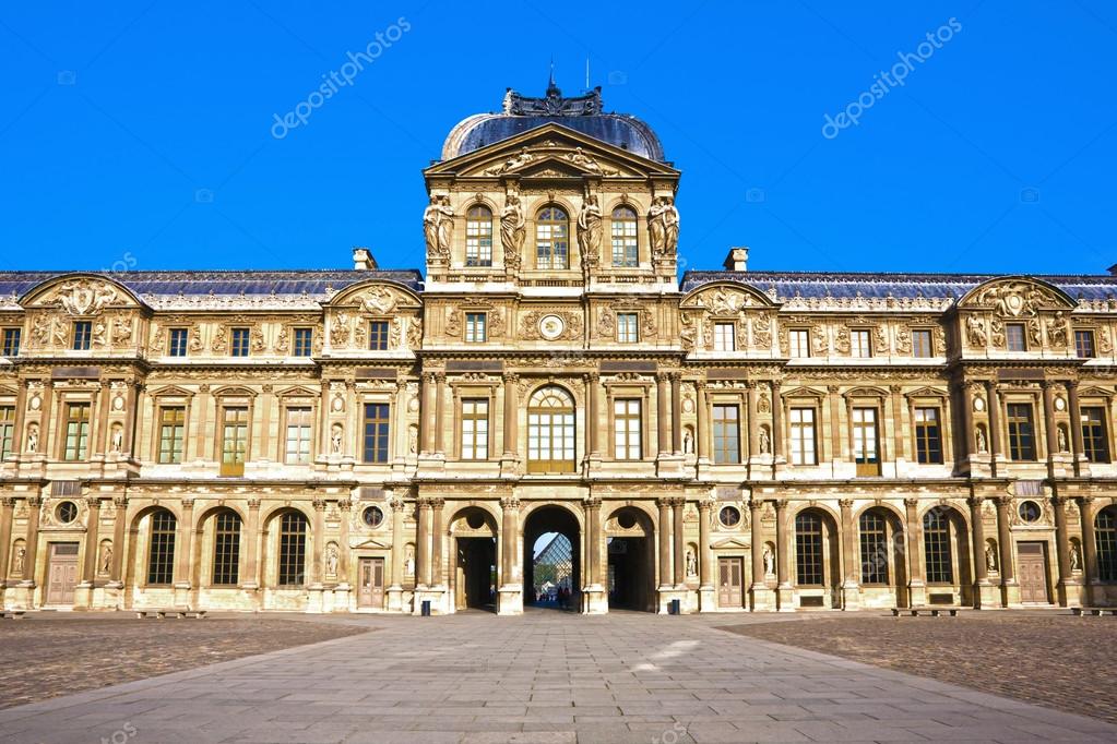 Palacio de Museo le louvre paris 2024