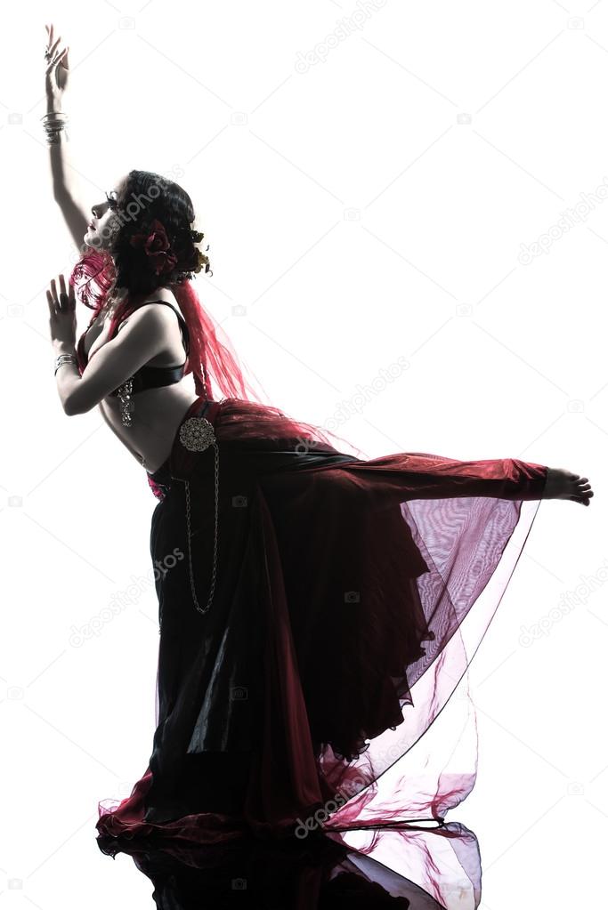 Arabic woman belly dancer dancing — Stock Photo © STYLEPICS #33977337