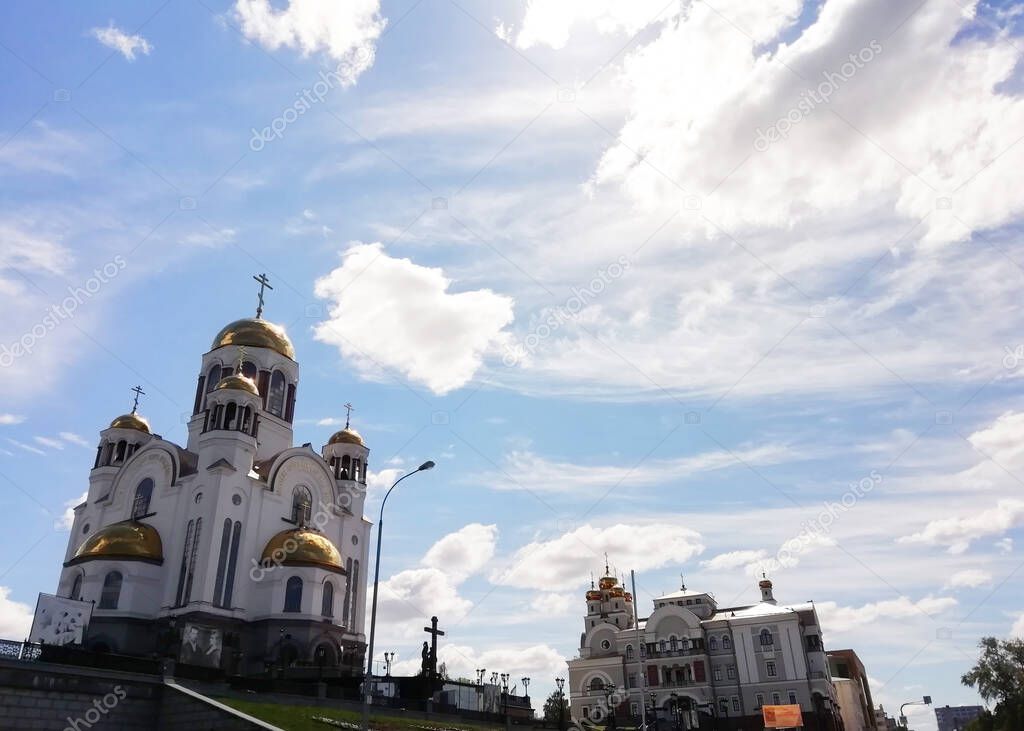 Ekaterinburg, Rusia / Mayo: Iglesia sobre la sangre en honor de todos los santos resplandeciente ...