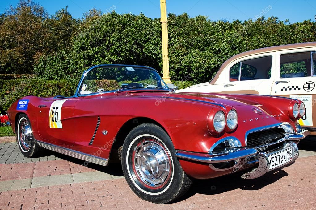 Classic old car red – Stock Editorial Photo © maxoidos #35057259