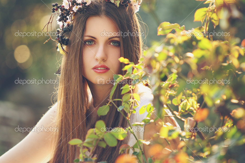 Beautiful woman in spring light — Stock Photo © Captblack76 #40134559