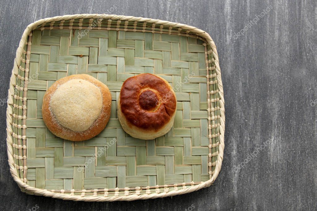 Pan dulce mexicano como galleta, croissant, ralladura y gusano ...