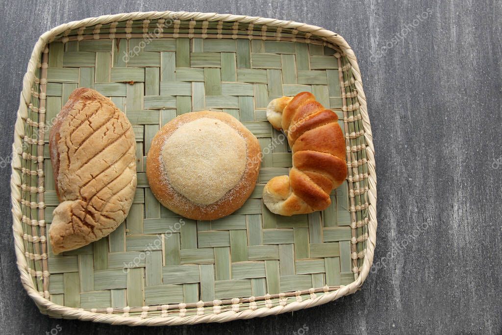 Pan dulce mexicano como galleta, croissant, ralladura y gusano ...
