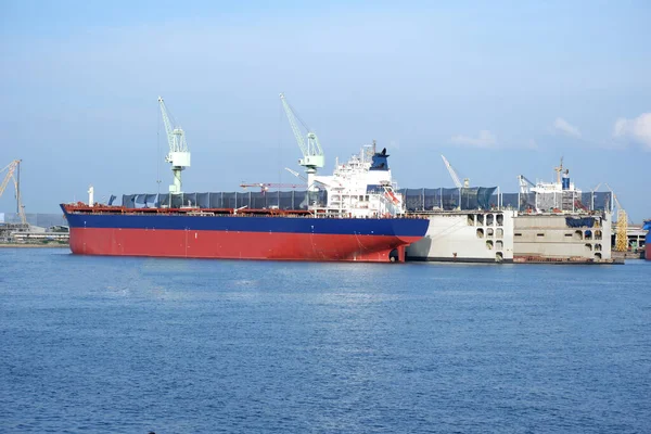 Singapore cargo ship Stock Photos, Royalty Free Singapore cargo ship ...