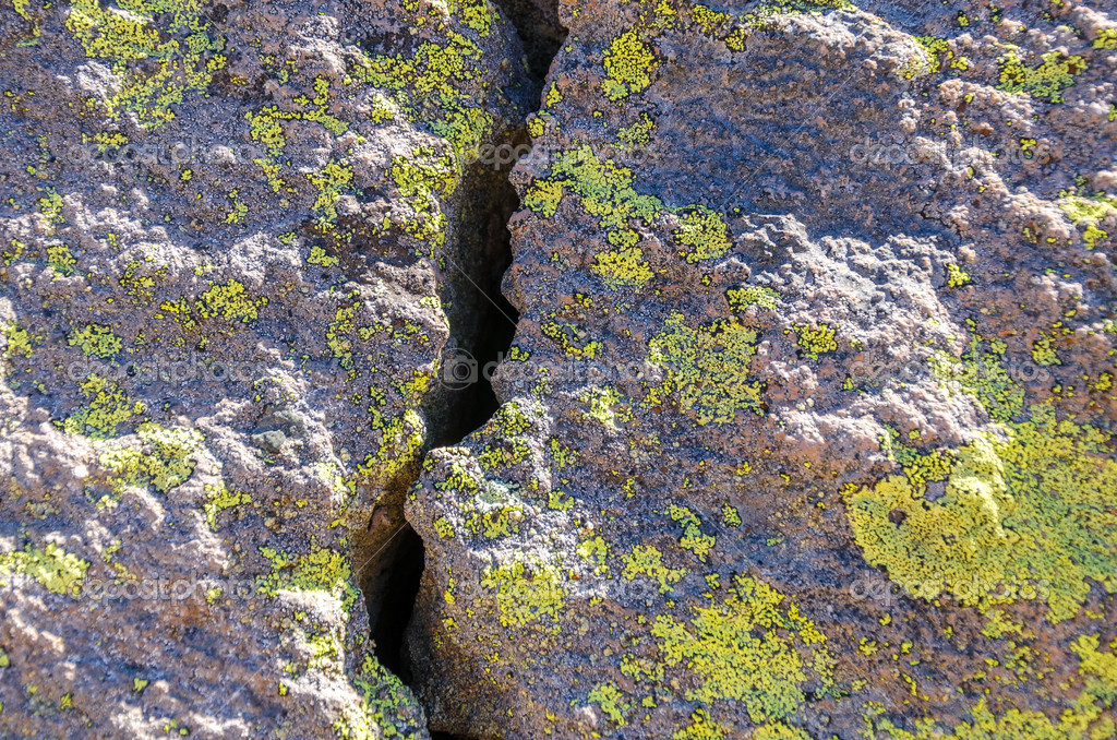 Cracked Boulder Stock Photo by ©jkraft5 32375583