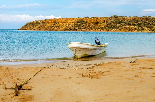 Barco anclado fotos de stock, imágenes de Barco anclado sin royalties ...