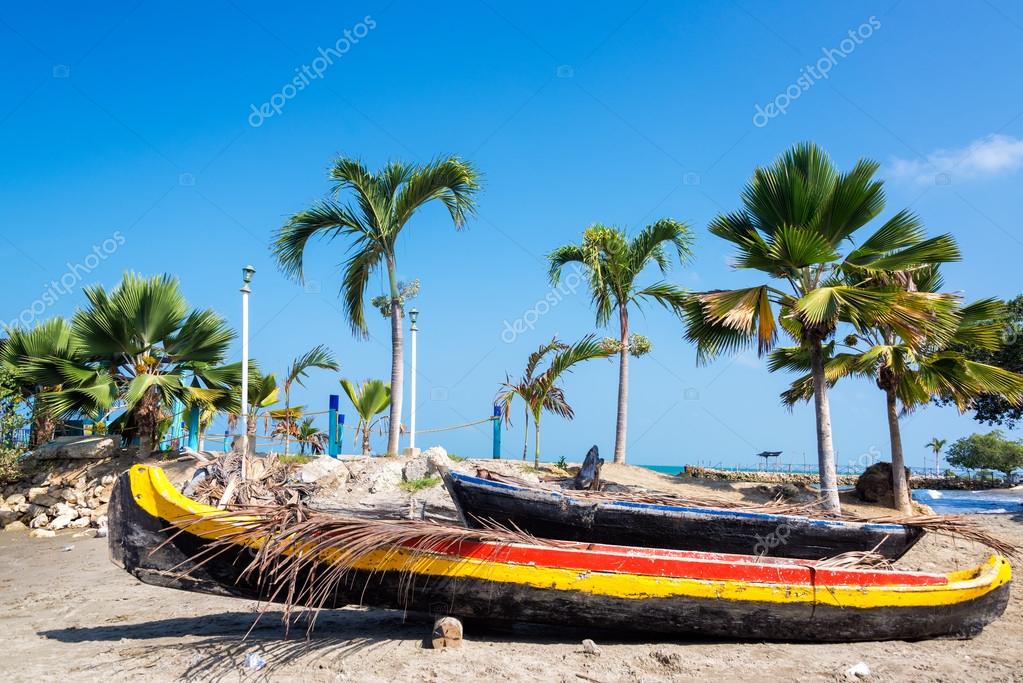 Beached Canoes — Stock Photo © jkraft5 #43639069
