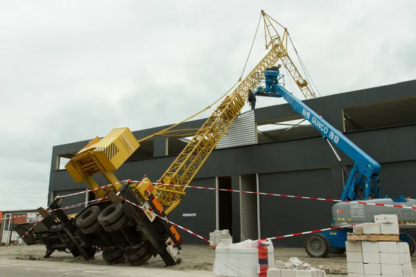 Collapsed mobile tower crane (Holland) – Stock Editorial Photo ...