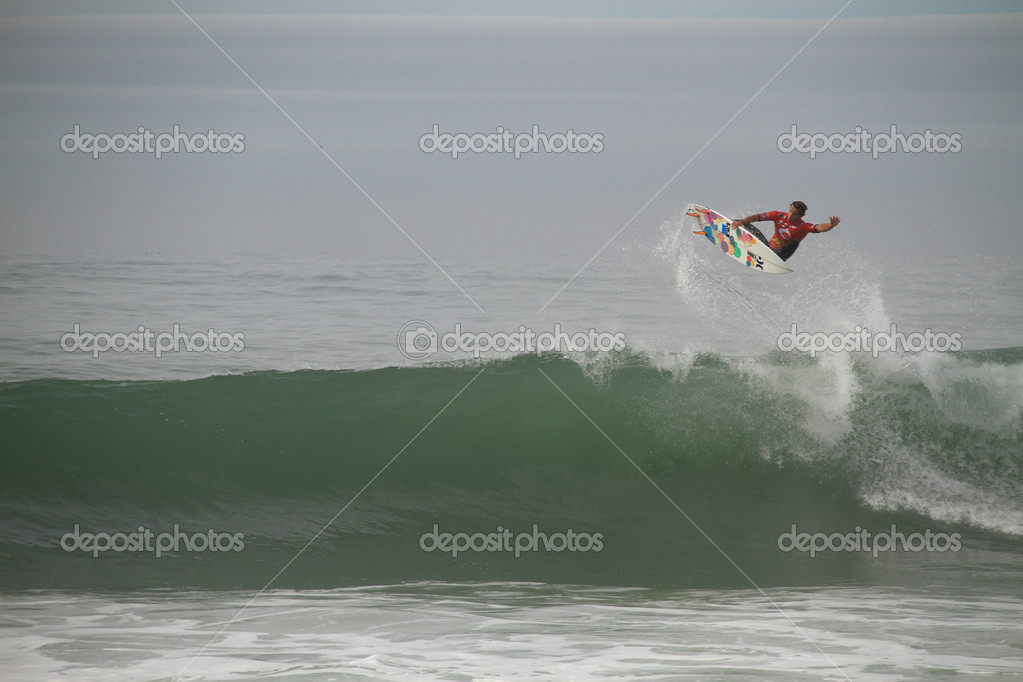 Julian Wilson air grab — Stock Editorial Photo © caravana #33825123