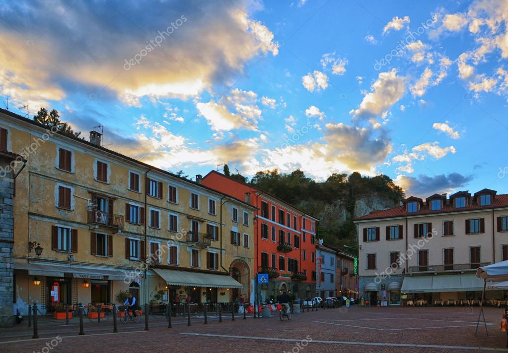Arona - Italien — Stockfotografi © crazycolors #32742149
