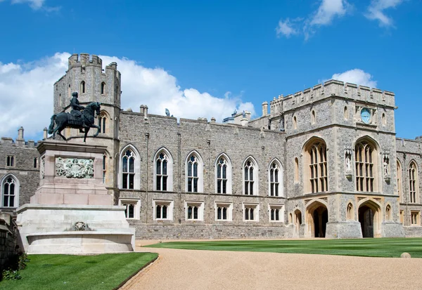 The windsor castle stables Stock Photos, Royalty Free The windsor ...