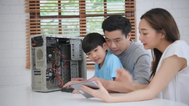 130 Reparation av datorer Videos, Royalty-free Stock Reparation av ...