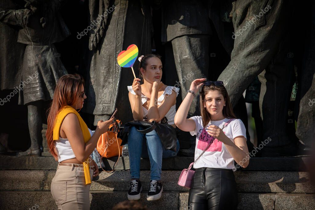 Sofía, Bulgaria - 18 de junio de 2022: El evento Sofia Pride en apoyo ...