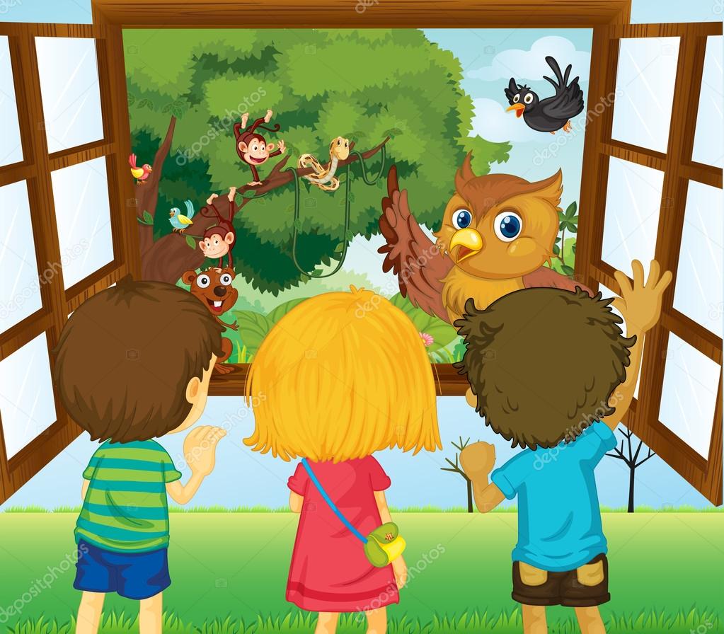 Tres niños observando los diferentes animales en el bosque 2023