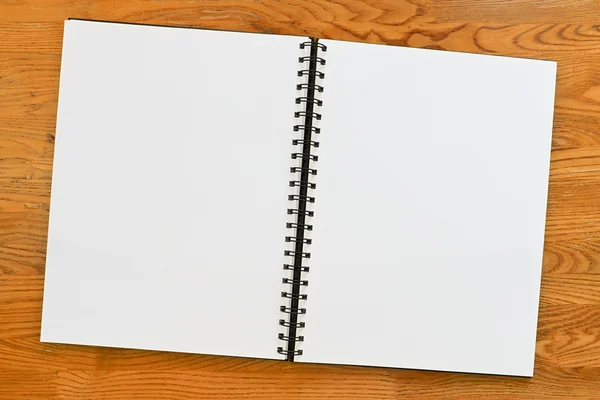 Blank ring binder pad border Stock Photo by ©Stocksolutions 40186617