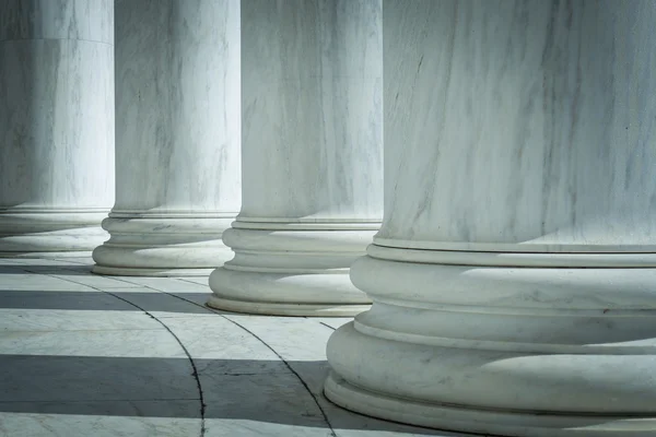 Pilares fotos de stock, imágenes de Pilares sin royalties | Depositphotos