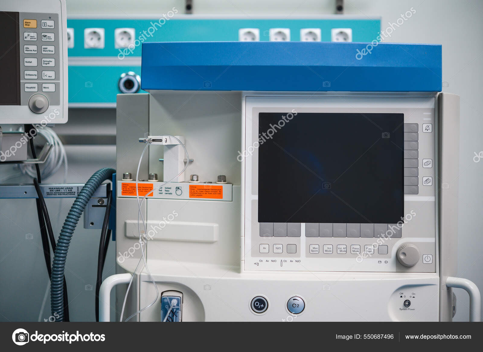 Anesthesia Station Lung Ventilation Stock Photo by ©fly_wish 550687496