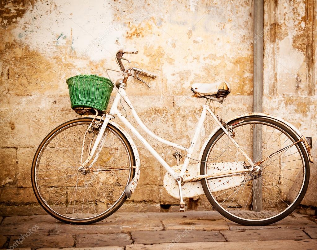 Vintage bicycle — Stock Photo © Piccia #12795835