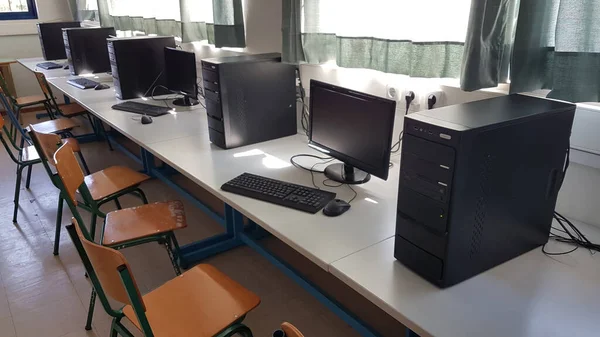 Computers in classroom Stock Photos, Royalty Free Computers in ...